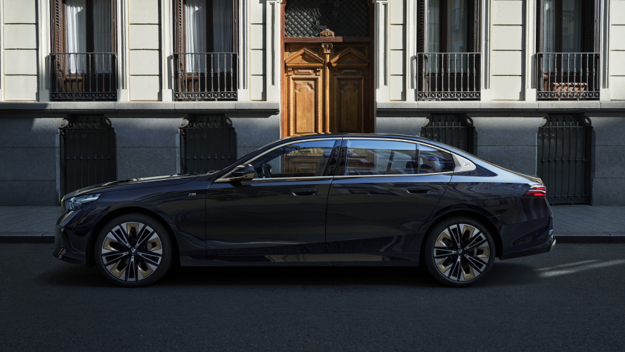 纯电动BMW i5性能及预约试驾 | BMW中国官网